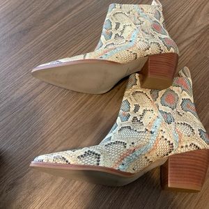 Matisse | Shoes | Matisse Elevation Leather Snake Print Western Pointed ...